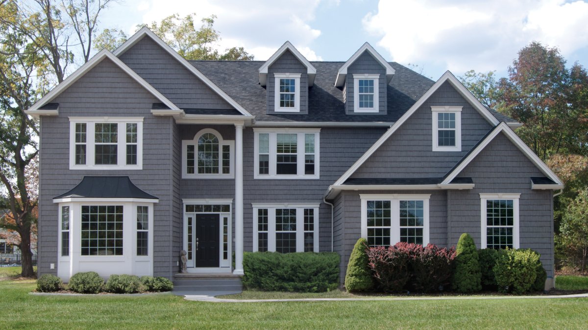 Foundry Staggered Shake | Colonial Grey | Westlake Royal Building Products